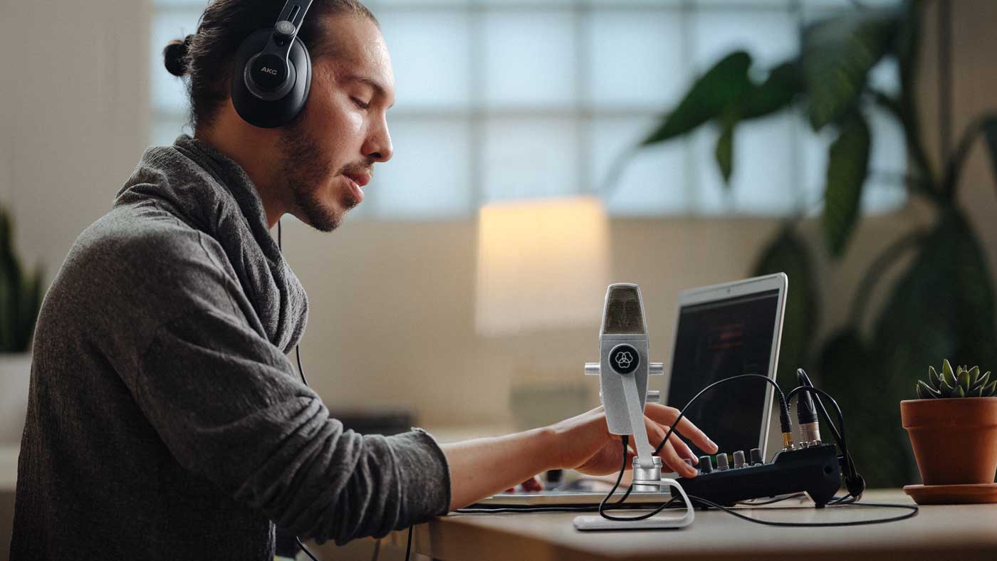 5 easy steps to starting a podcast - Videomaker