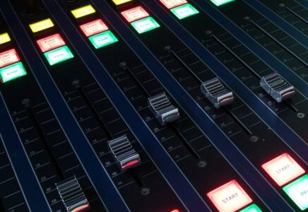 Using a Field Mixer to get Better Audio - Videomaker