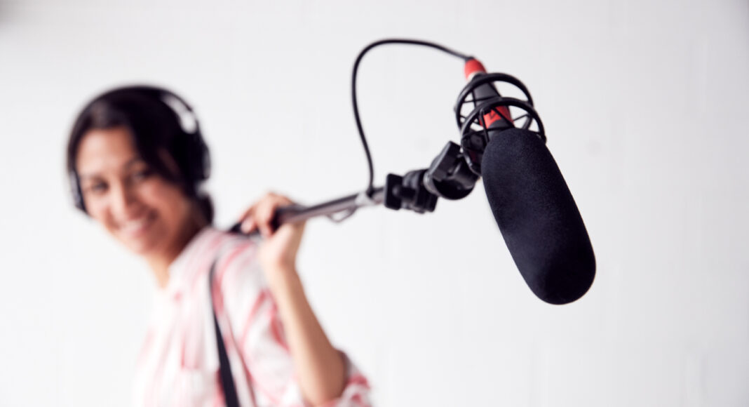 How do boom mics really work? - Videomaker