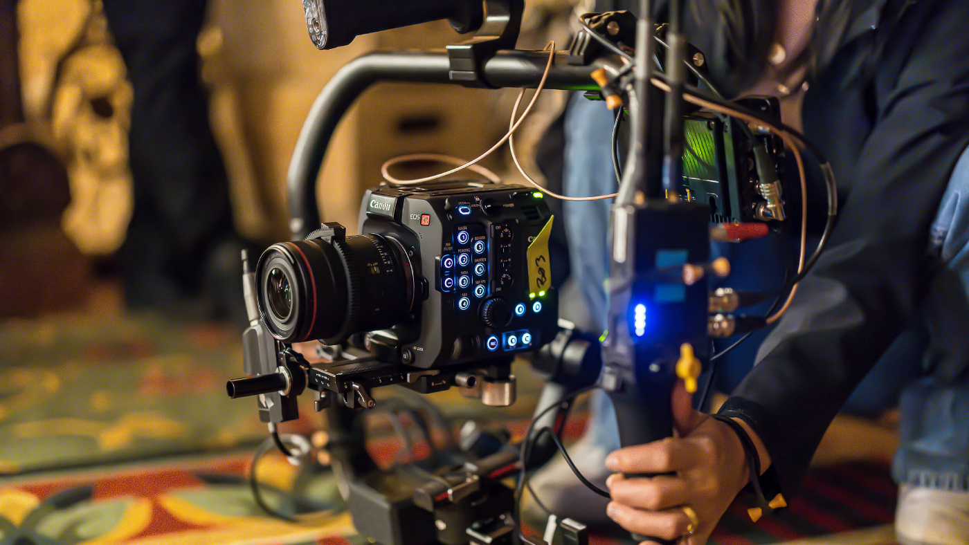 Canon announces new EOS C400 cinema camera with RF mount - Videomaker