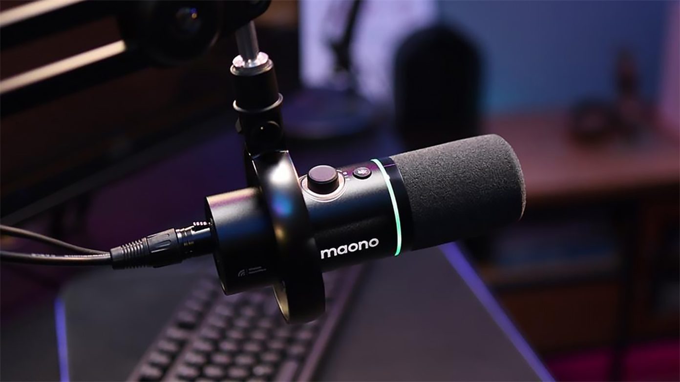 The Maono PD200W dynamic microphone offers XLR, USB and wireless ...
