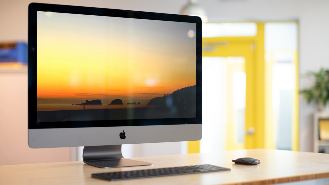 Review: Apple iMac Pro Brings Pro Specs to the All-in-One Form Factor ...