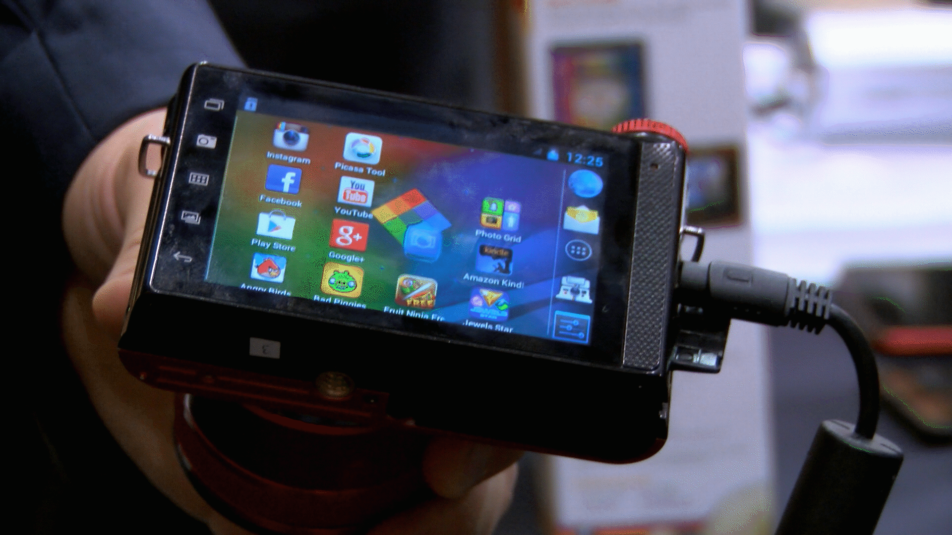 CES 2013: Polaroid IM1836 - Videomaker