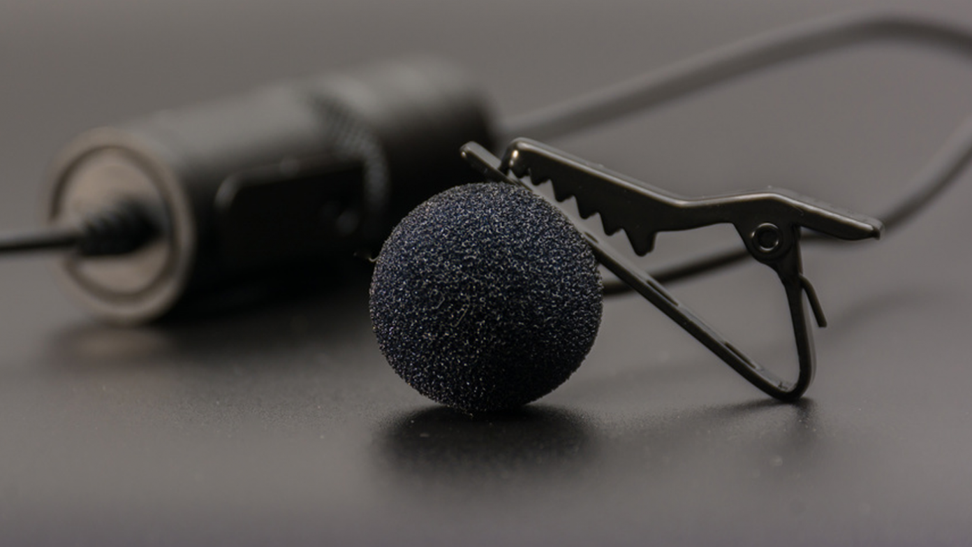 How to properly use a wireless lavalier microphone - Videomaker